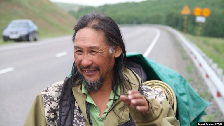 Russian court sends shaman who promised to “expel Putin” to mandatory ...