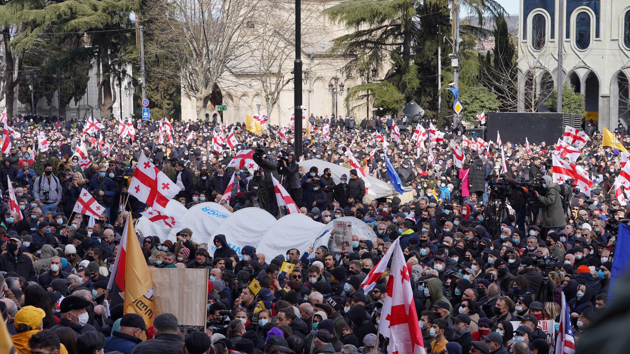 Thousands protest in Tbilisi. Photo report - JAMnews