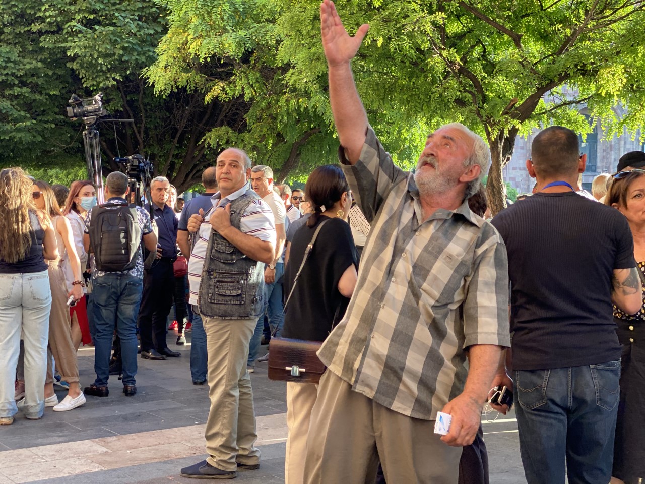 How do Yerevanians anticpate an outbreak of another war in Armenia?